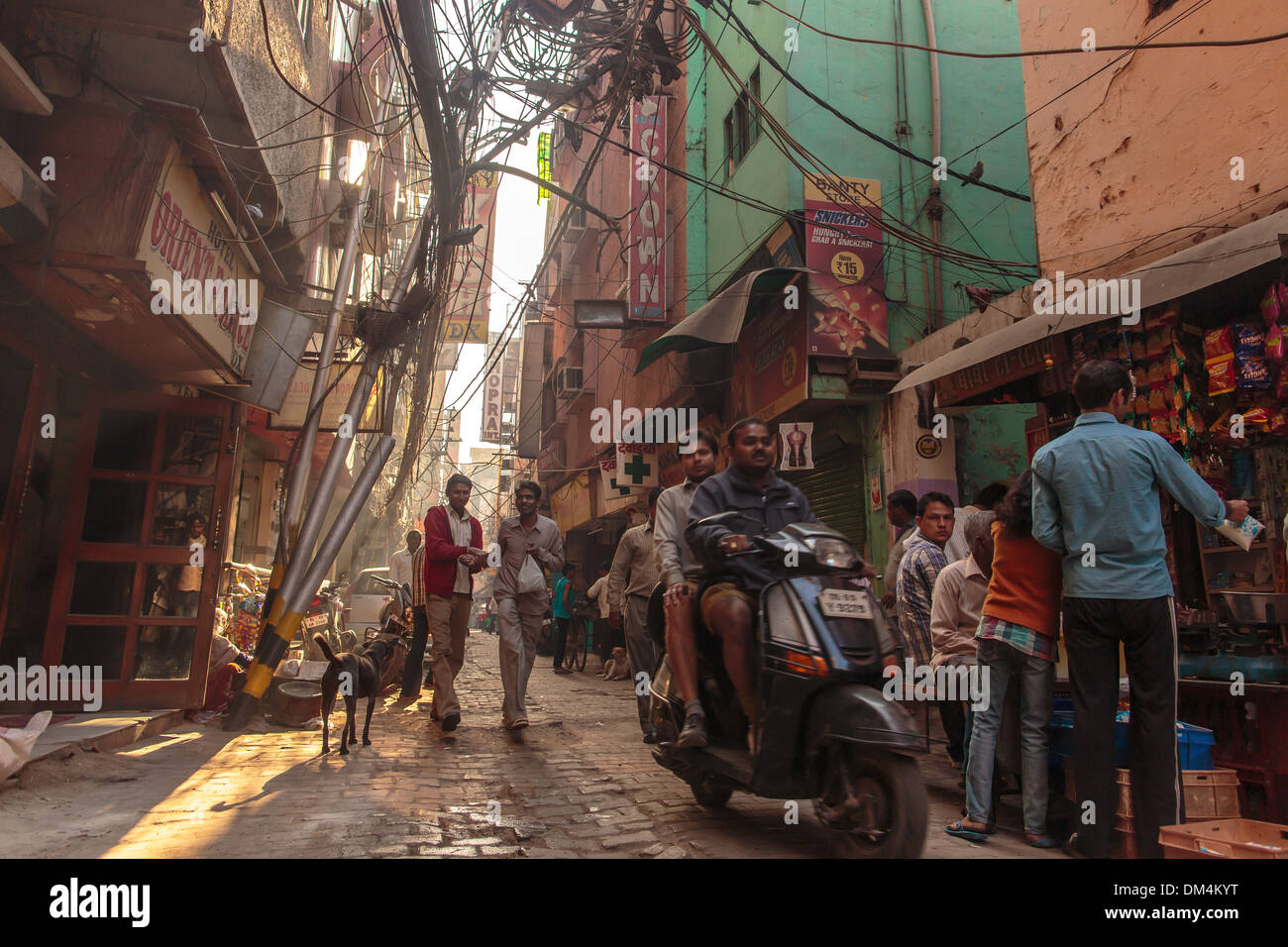 Narrow alleyways full of life and interaction in Paharganj district of ...