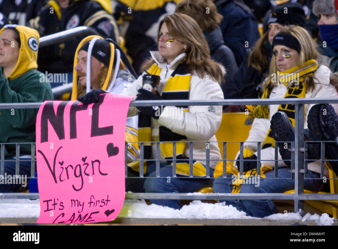 Green bay packers fan during hi-res stock photography and images - Alamy