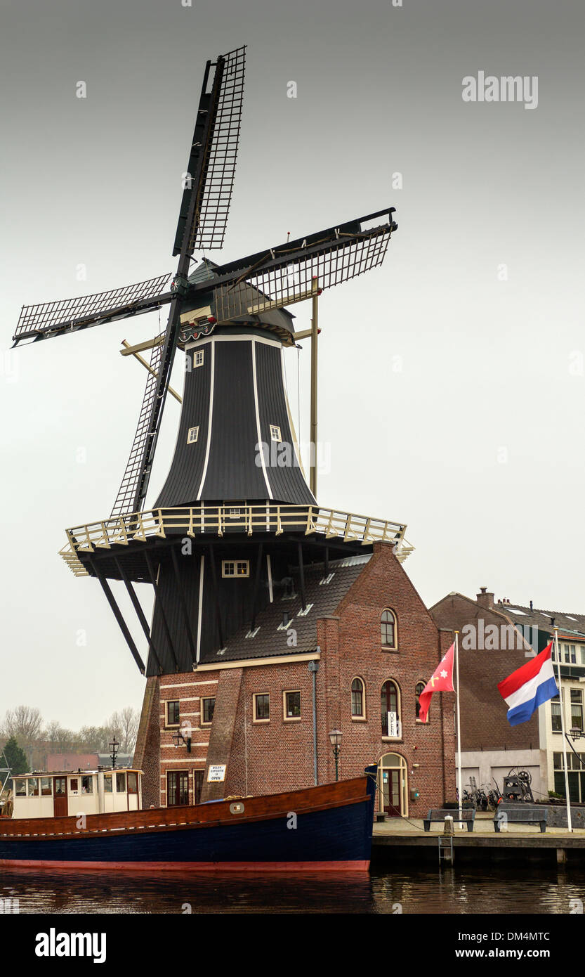 HAARLEM HOLLAND THE MOLEN DE ADRIAAN WINDMILL IN CENTRAL HAARLEM WITH ...