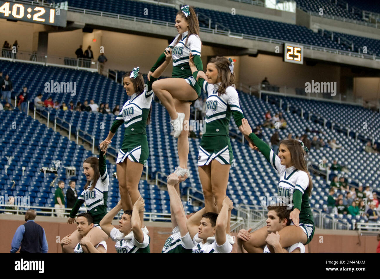 Lindsay Bobcats Cheerleader