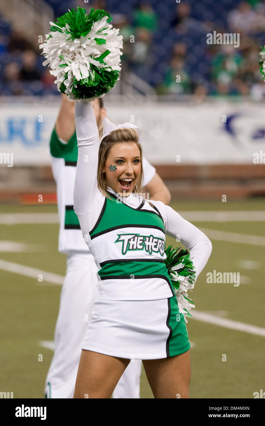 26 December 2009: The Marshall Thundering Herd cheerleaders on the ...