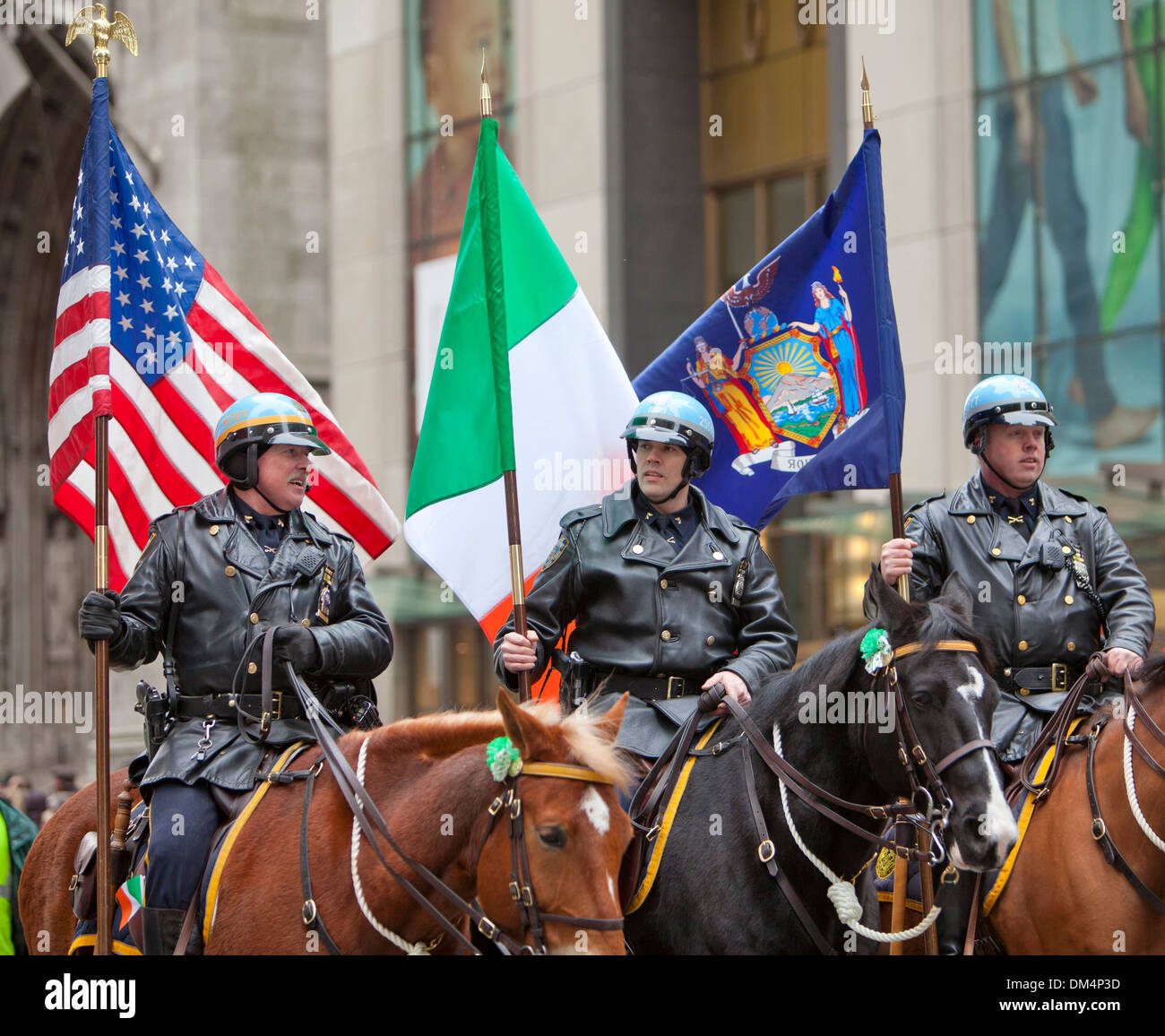 NEW YORK, NY, USA - MAR 16: Mounted police at the St. Patrick's Day ...