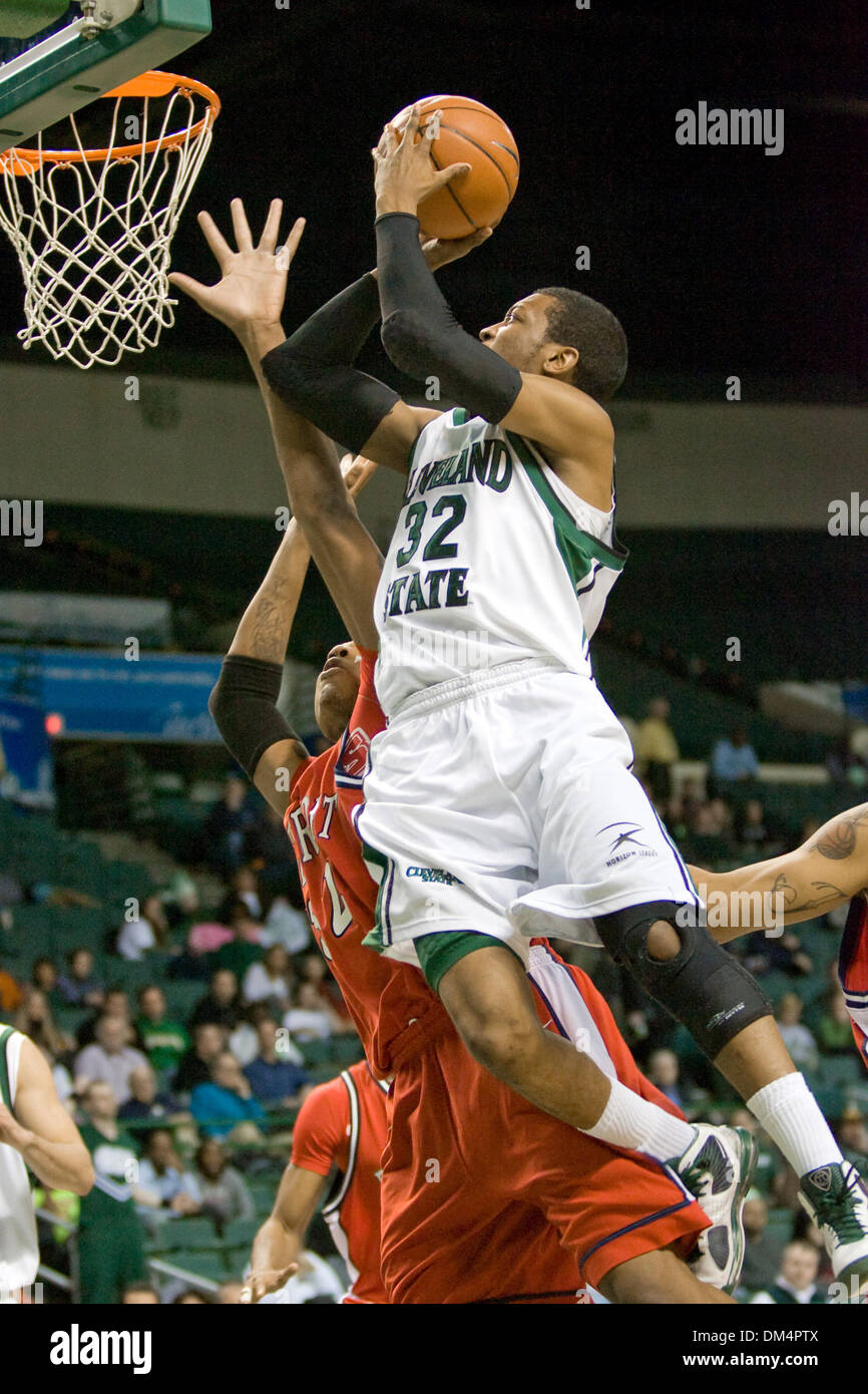 25 February 2010: Cleveland State Vikings D'Aundray Brown (32) drives ...