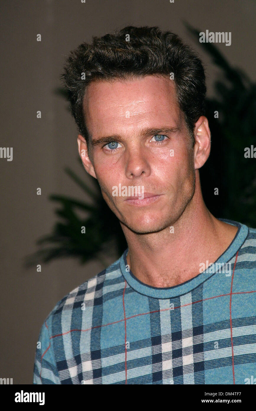 Kevin dillon cbs hi-res stock photography and images - Alamy