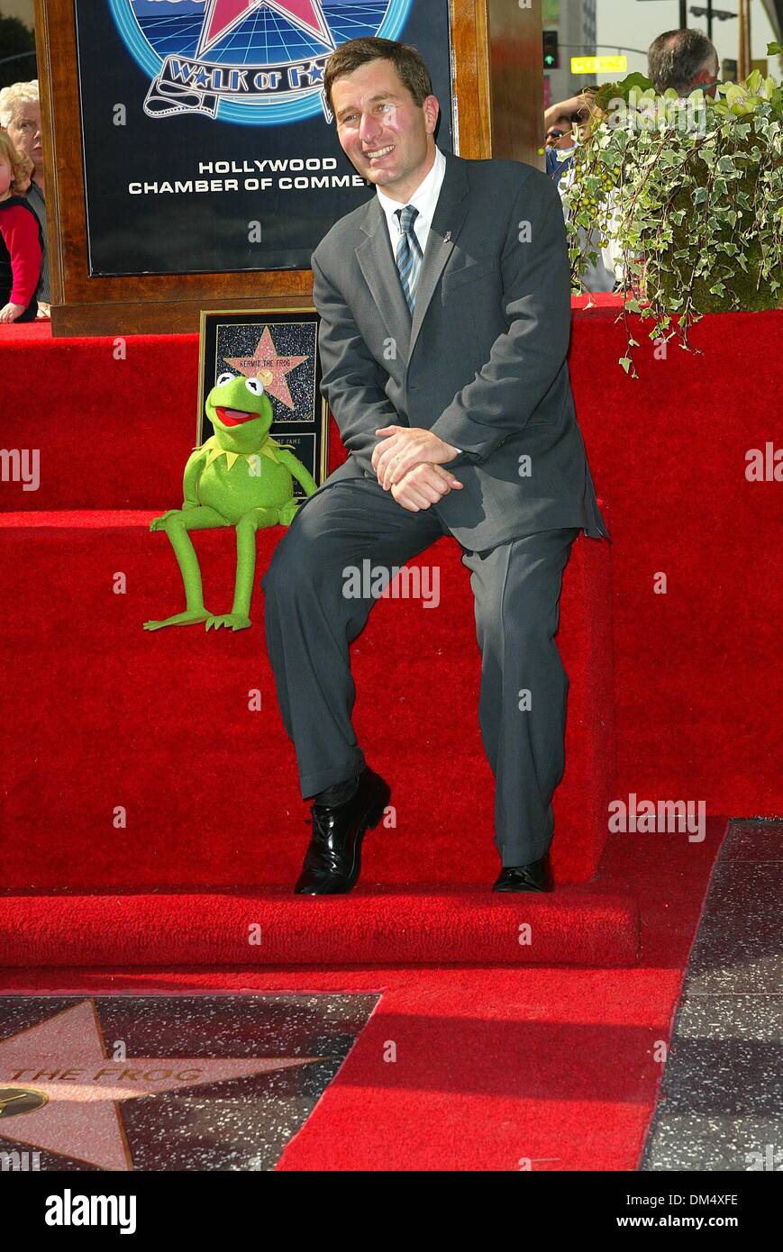 Nov. 14, 2002 - Hollywood, CALIFORNIA - KERMIT THE FROG AND CHARLIE ...