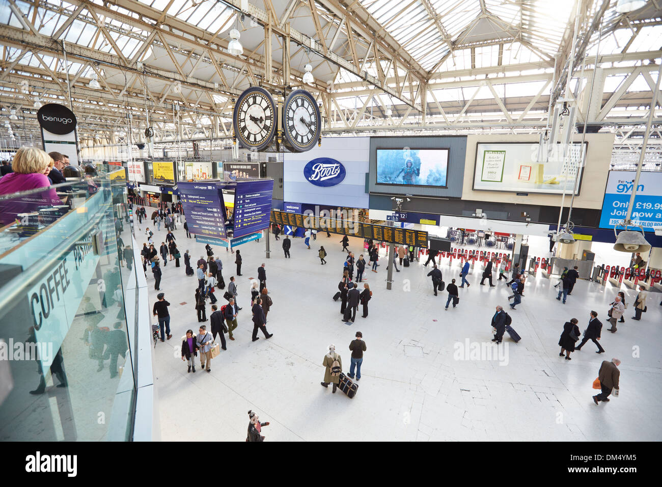 Waterloo Station Concourse High Resolution Stock Photography and Images ...