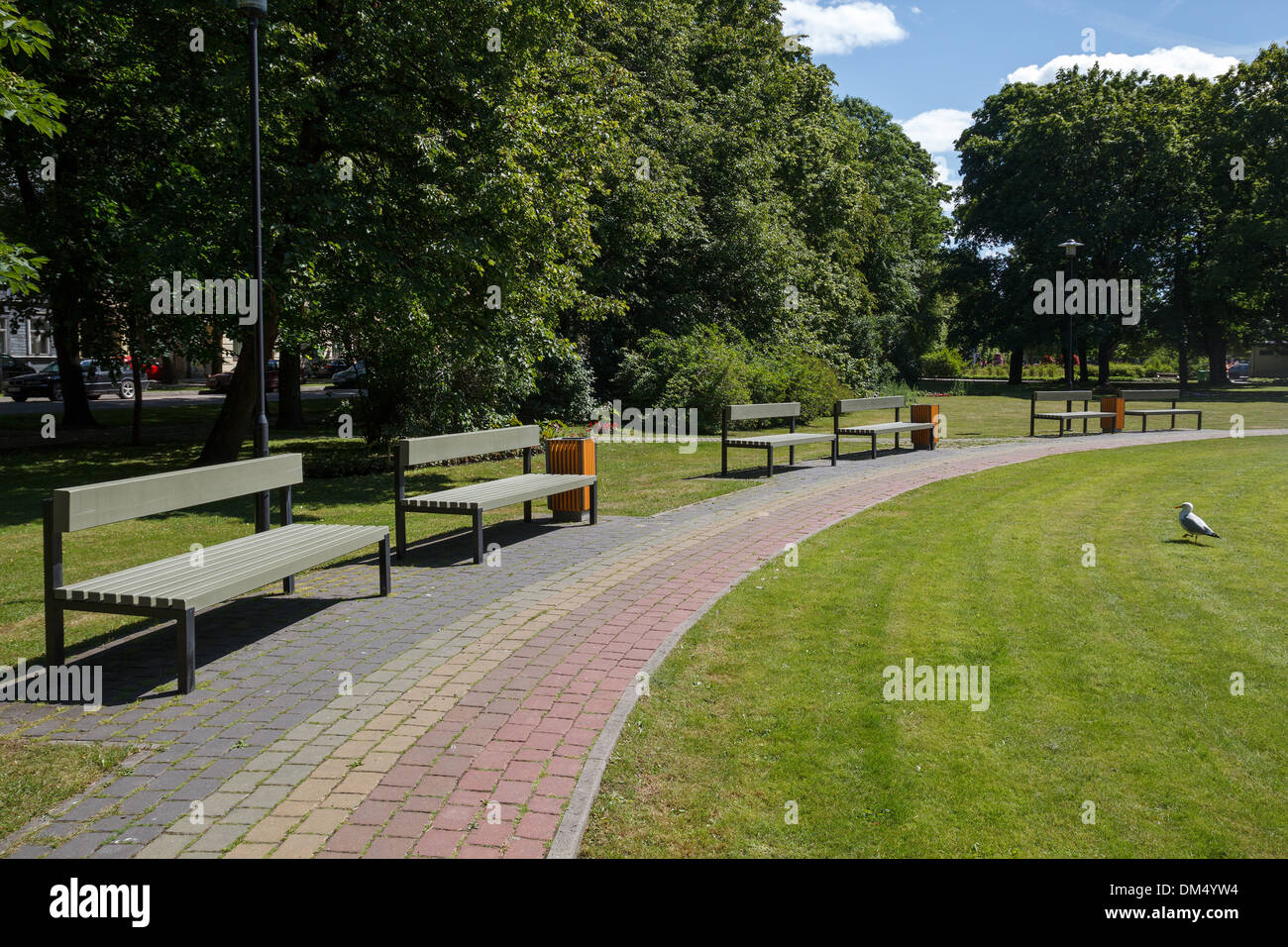 Park sidewalks hi-res stock photography and images - Alamy