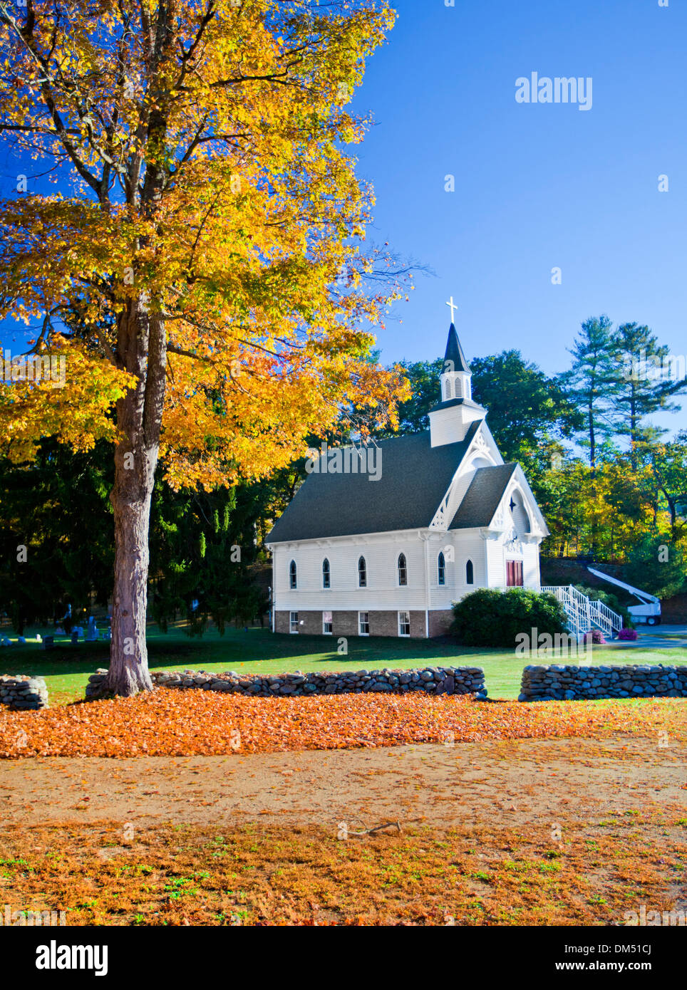 Traditional American white church in the fall Stock Photo - Alamy
