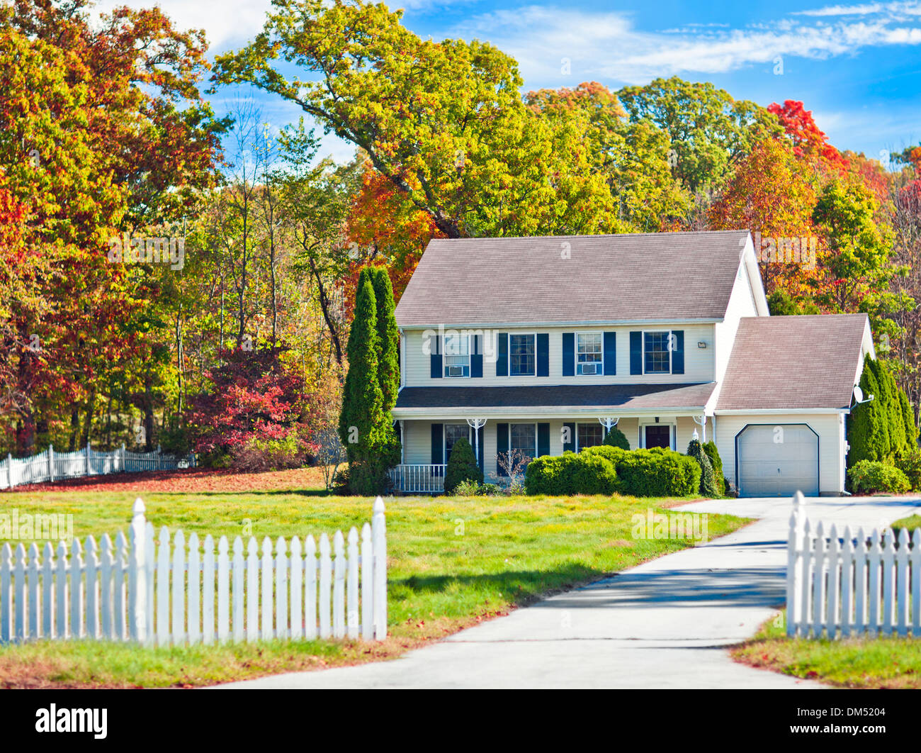 Typical New England colonial style house in the fall Stock Photo - Alamy