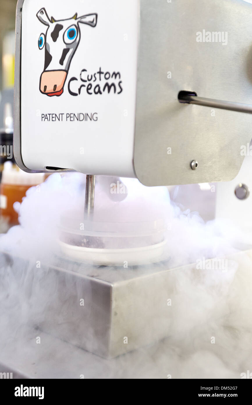 Liquid nitrogen ice cream hi-res stock photography and images - Alamy