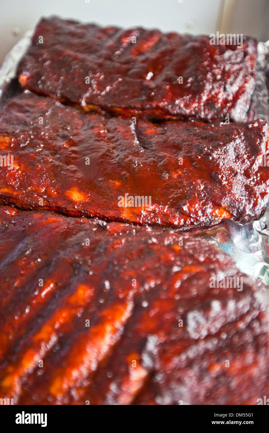 Bbq whole pork spare ribs rack hi-res stock photography and images - Alamy