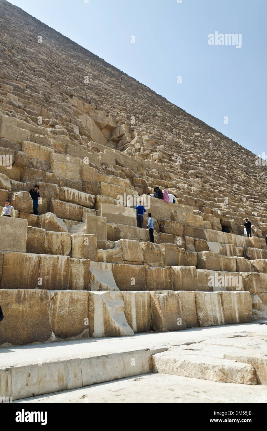 Old stone wall egypt pyramid hi-res stock photography and images - Alamy