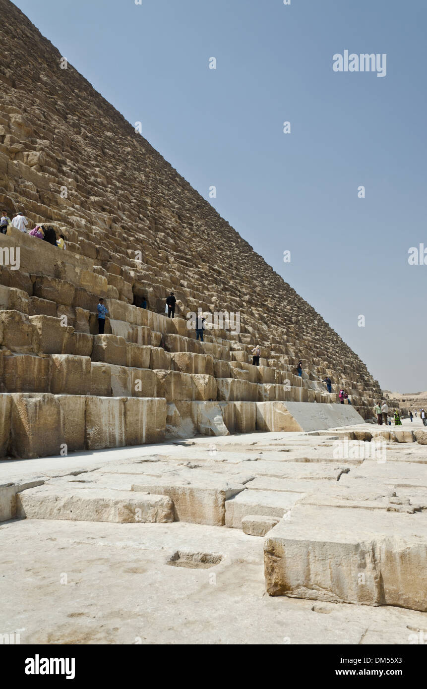 Ruined pyramid hi-res stock photography and images - Alamy