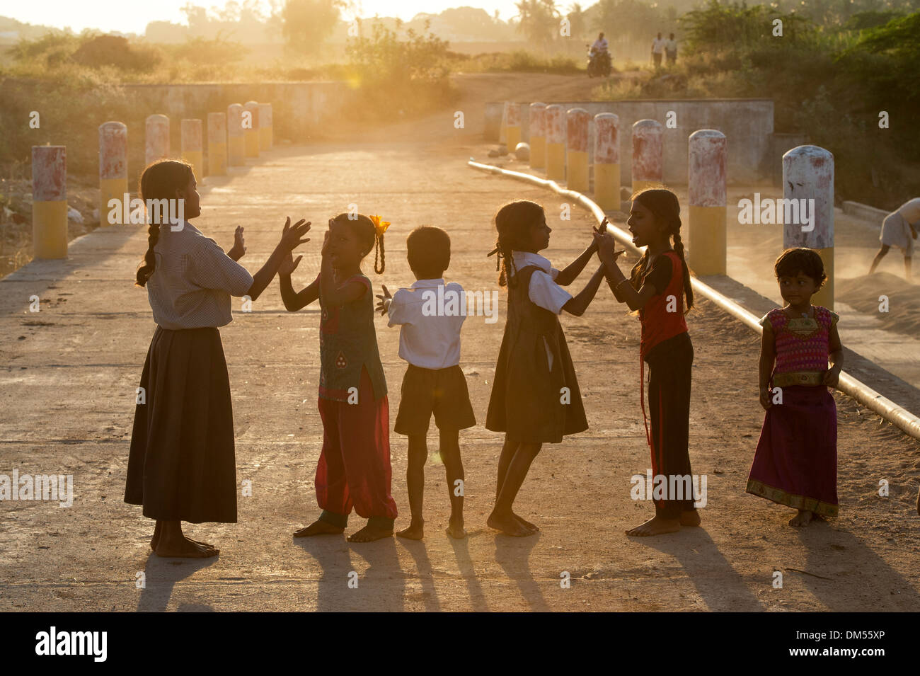 Clapping hands silhouettes hi-res stock photography and images - Alamy