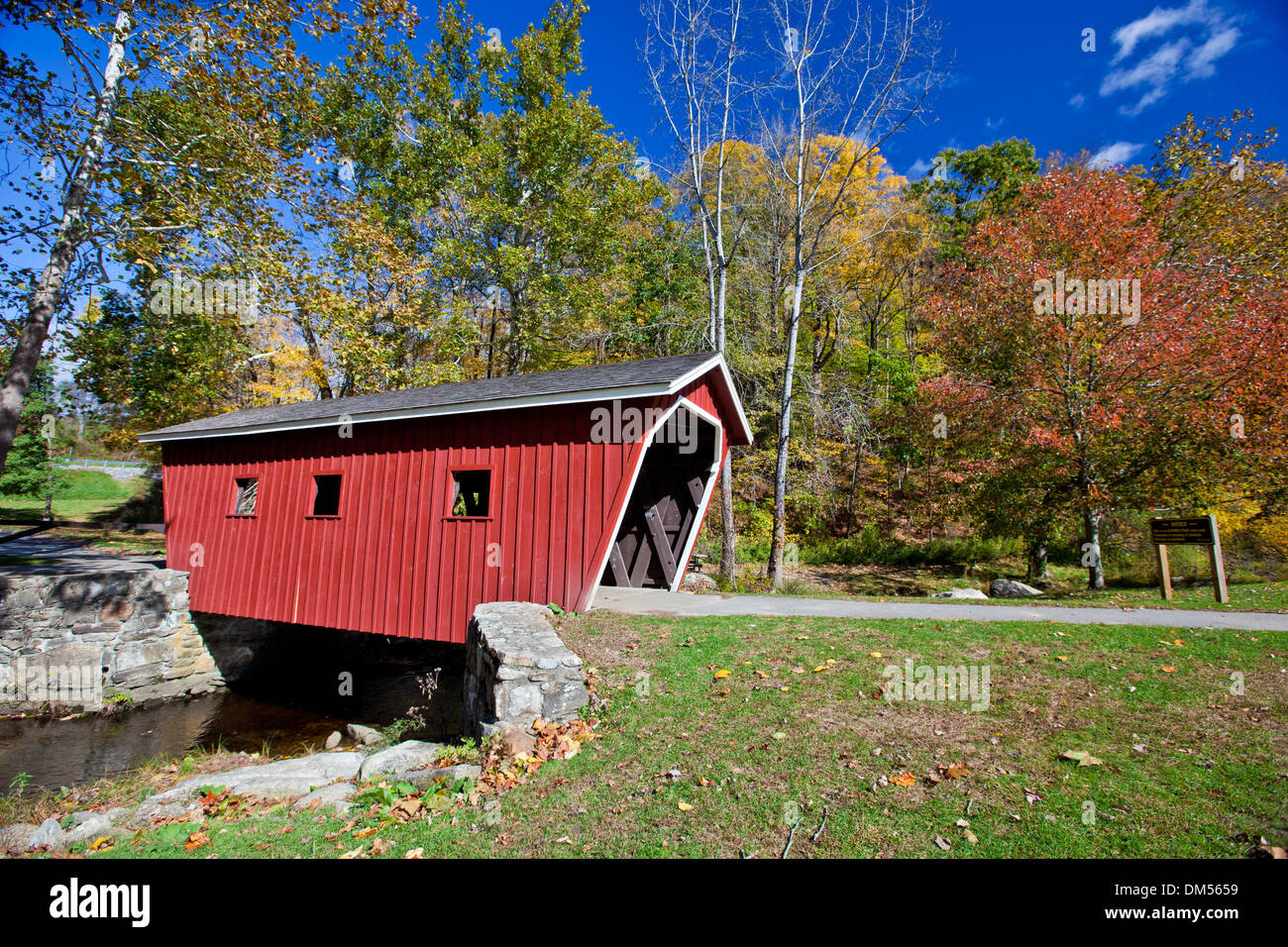 Typical new England covered bridge in the fall Stock Photo - Alamy
