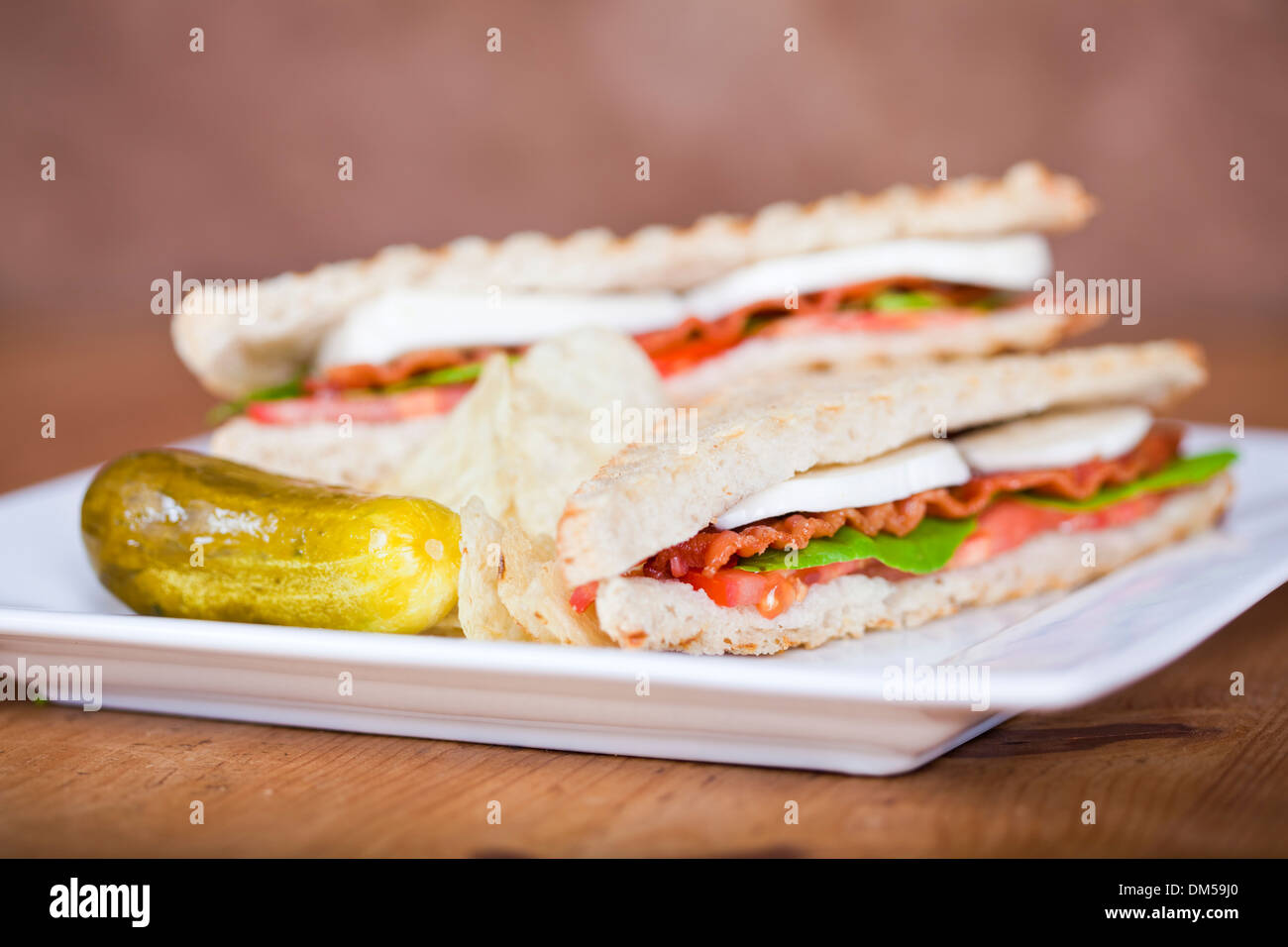Cheese and pickle sandwich and crisps hi-res stock photography and ...