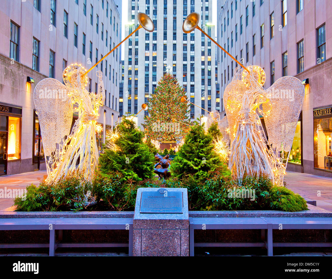 Christmas angels skyscraper hi-res stock photography and images - Alamy