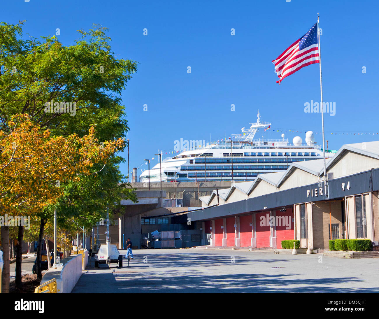 Pier 94 new york river hi-res stock photography and images - Alamy