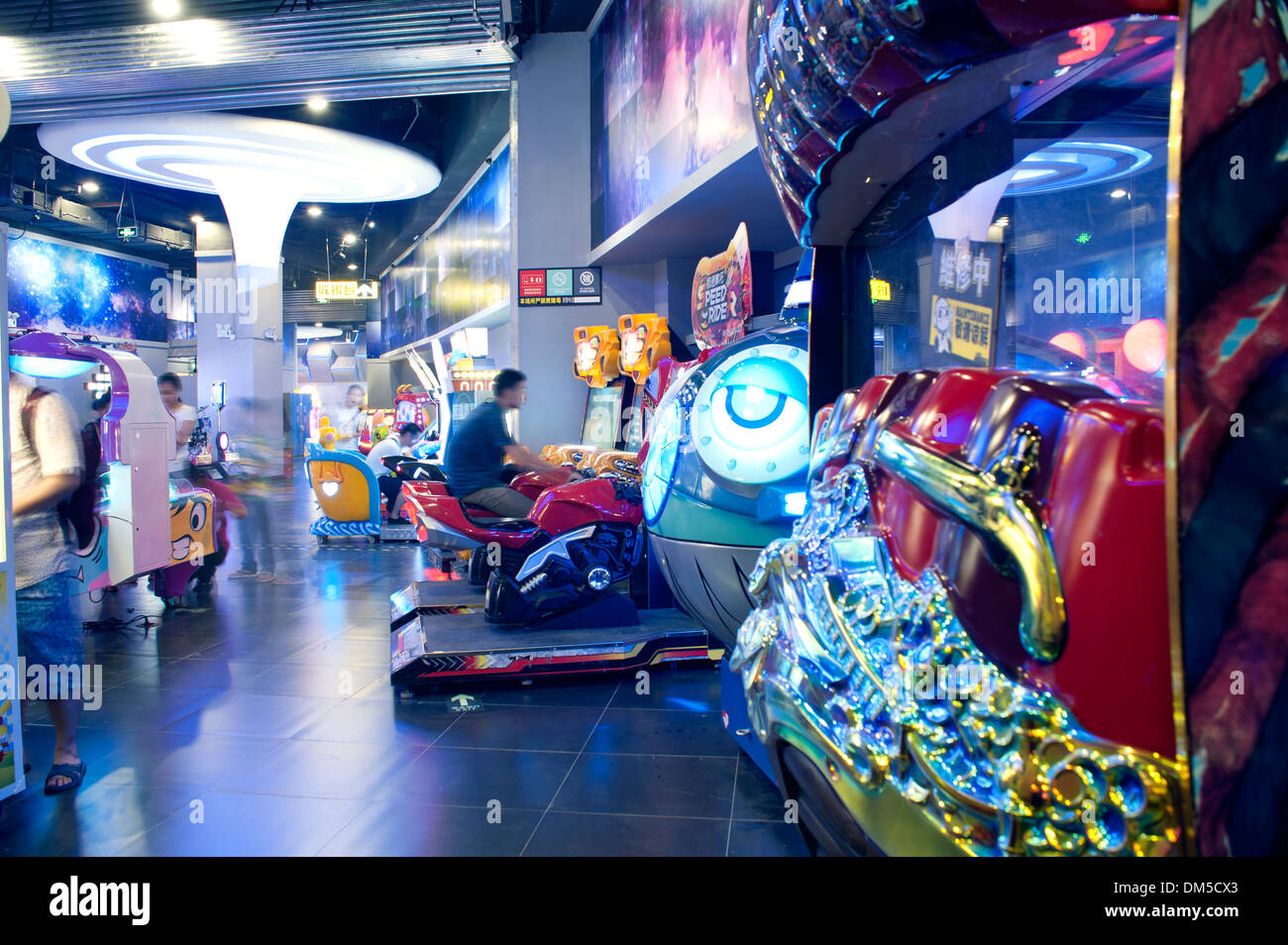 Arcade city hi-res stock photography and images - Alamy