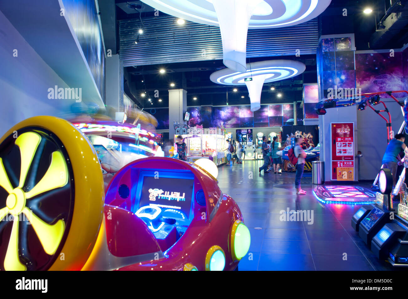 Electronic arcade hi-res stock photography and images - Alamy