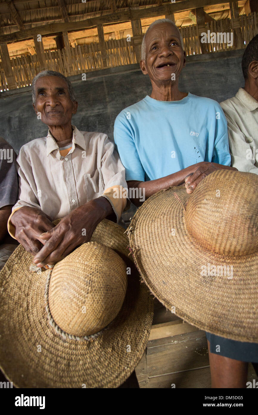 Madagascar traditional clothing hi-res stock photography and images - Alamy