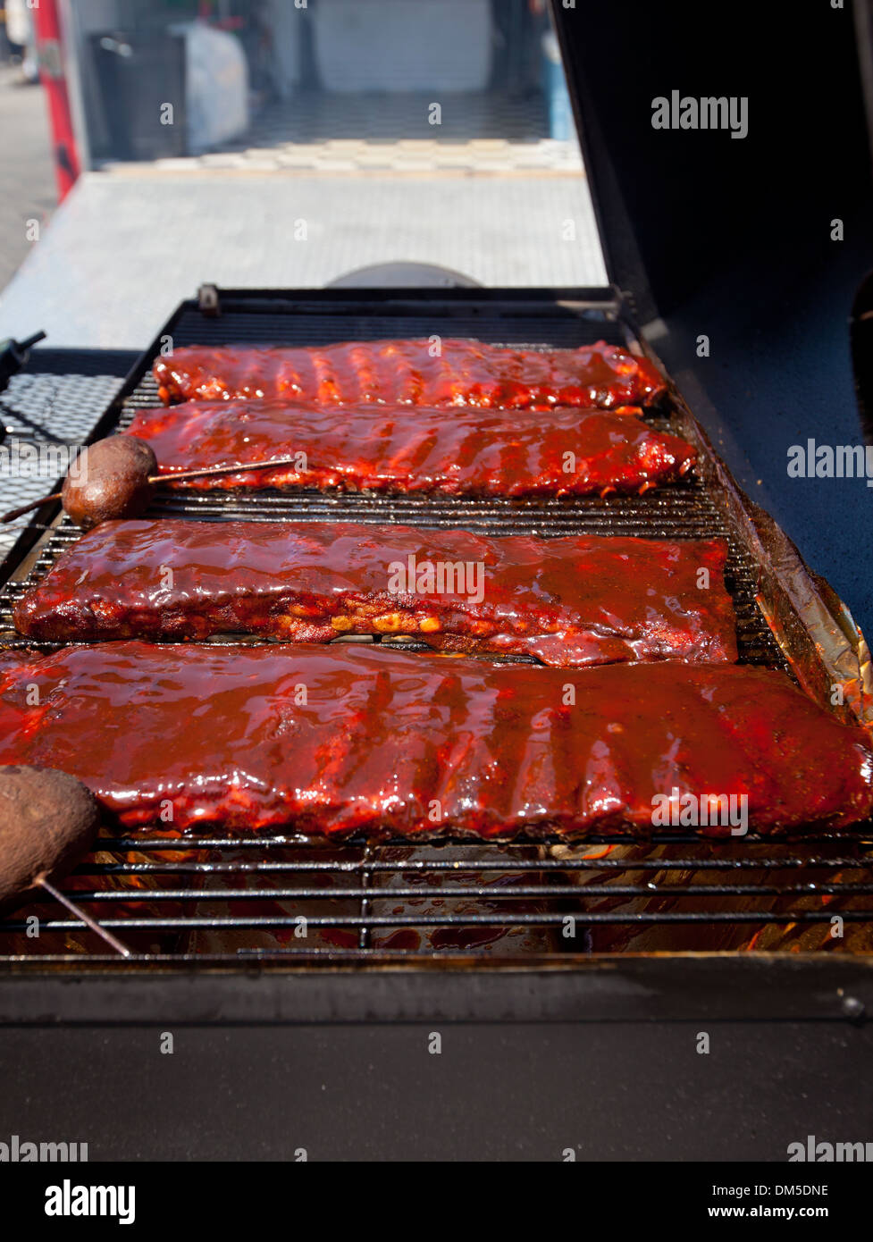 Grill racks hi-res stock photography and images - Alamy