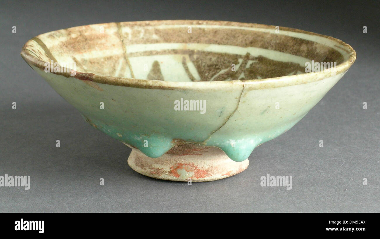 This bowl is a finely crafted piece, known for its elegant shape and ...