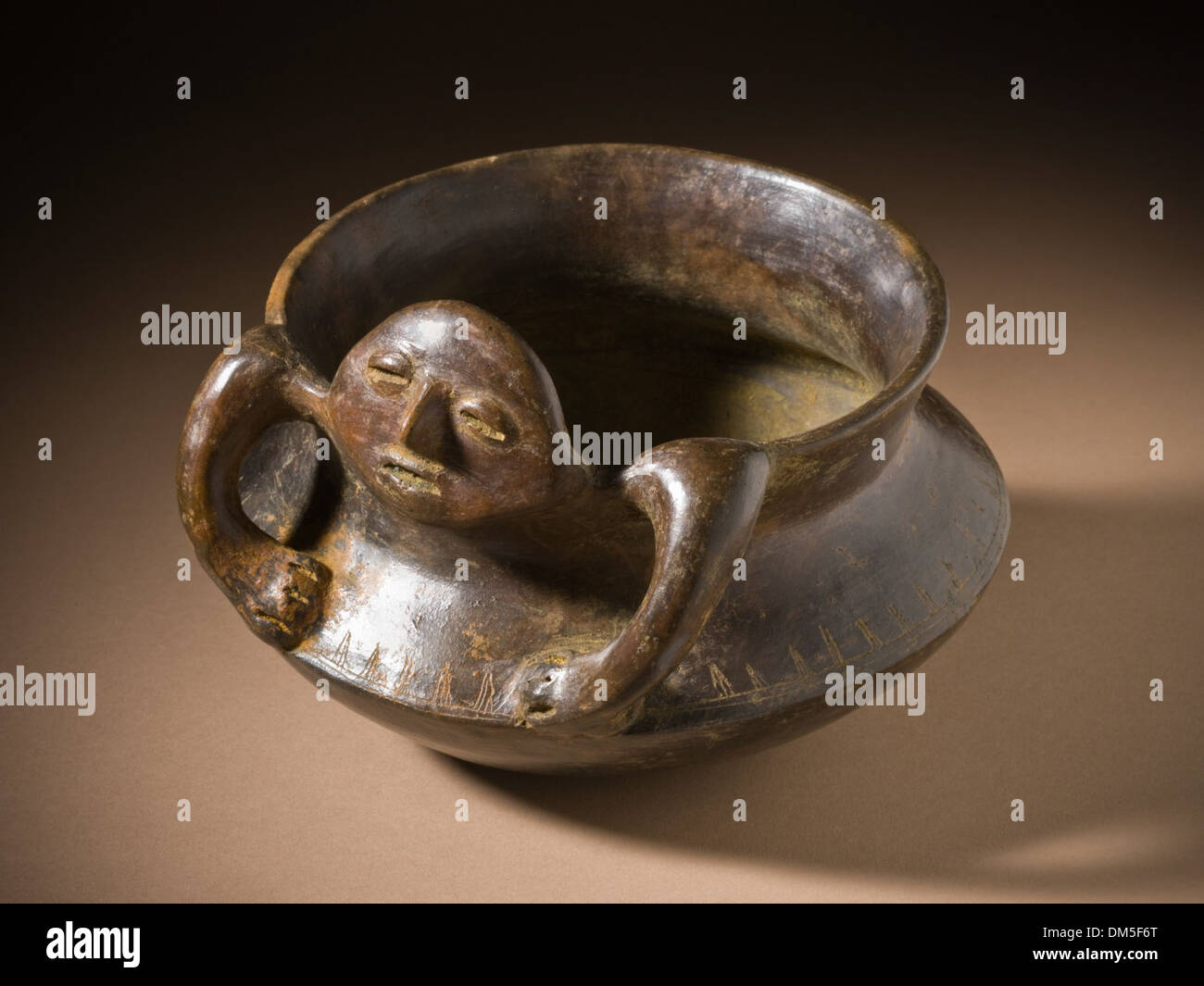 Carinated bowl hi-res stock photography and images - Alamy