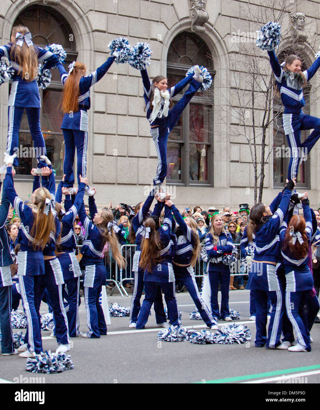 NEW YORK, NY, USA - MAR 16: Cheerleaders at the St. Patrick's Day ...