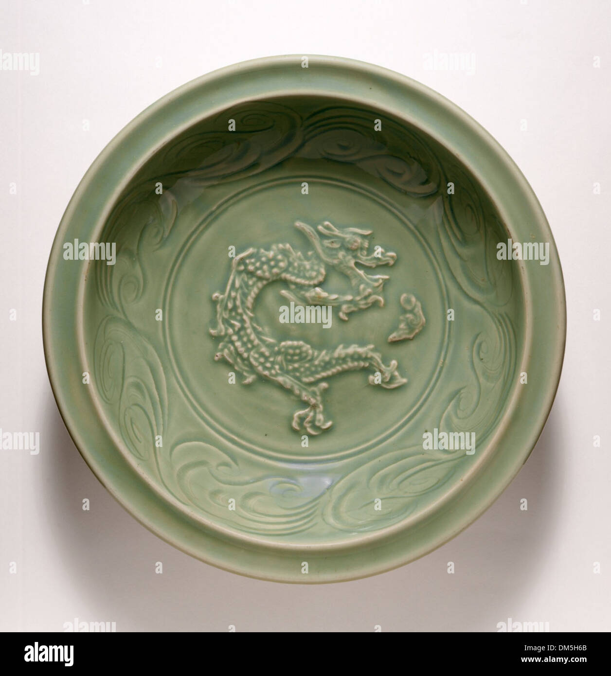 Dragon chasing flaming pearl hi-res stock photography and images - Alamy