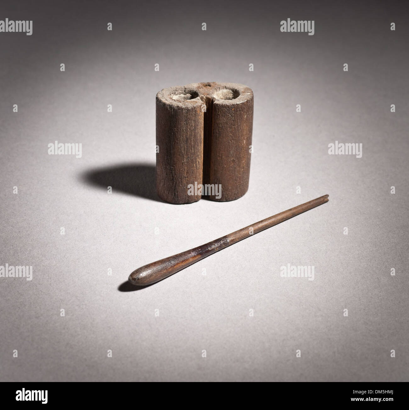 Kohl stick hi-res stock photography and images - Alamy