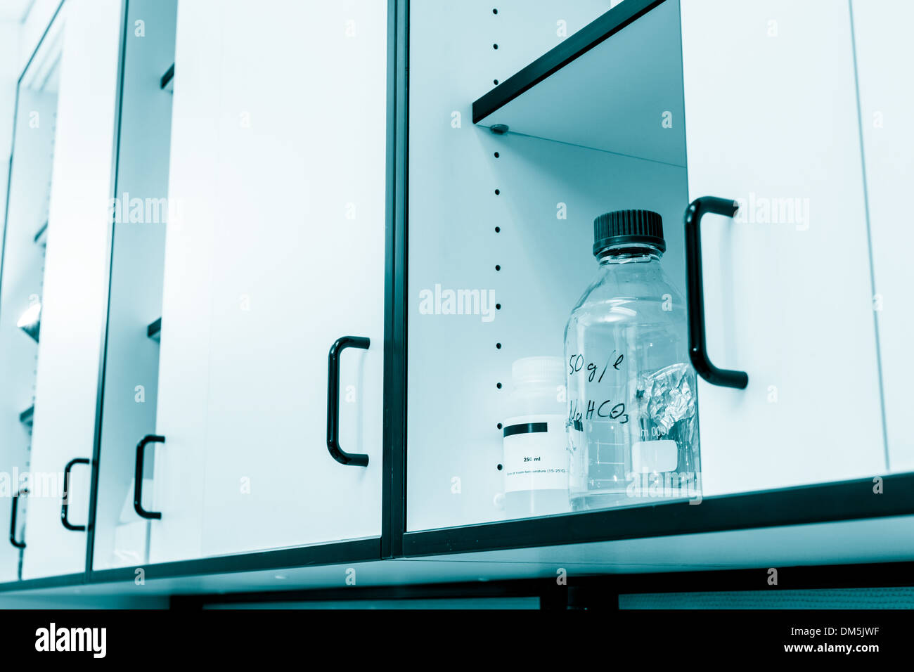 Sodium bicarbonate in the laboratory box Stock Photo - Alamy