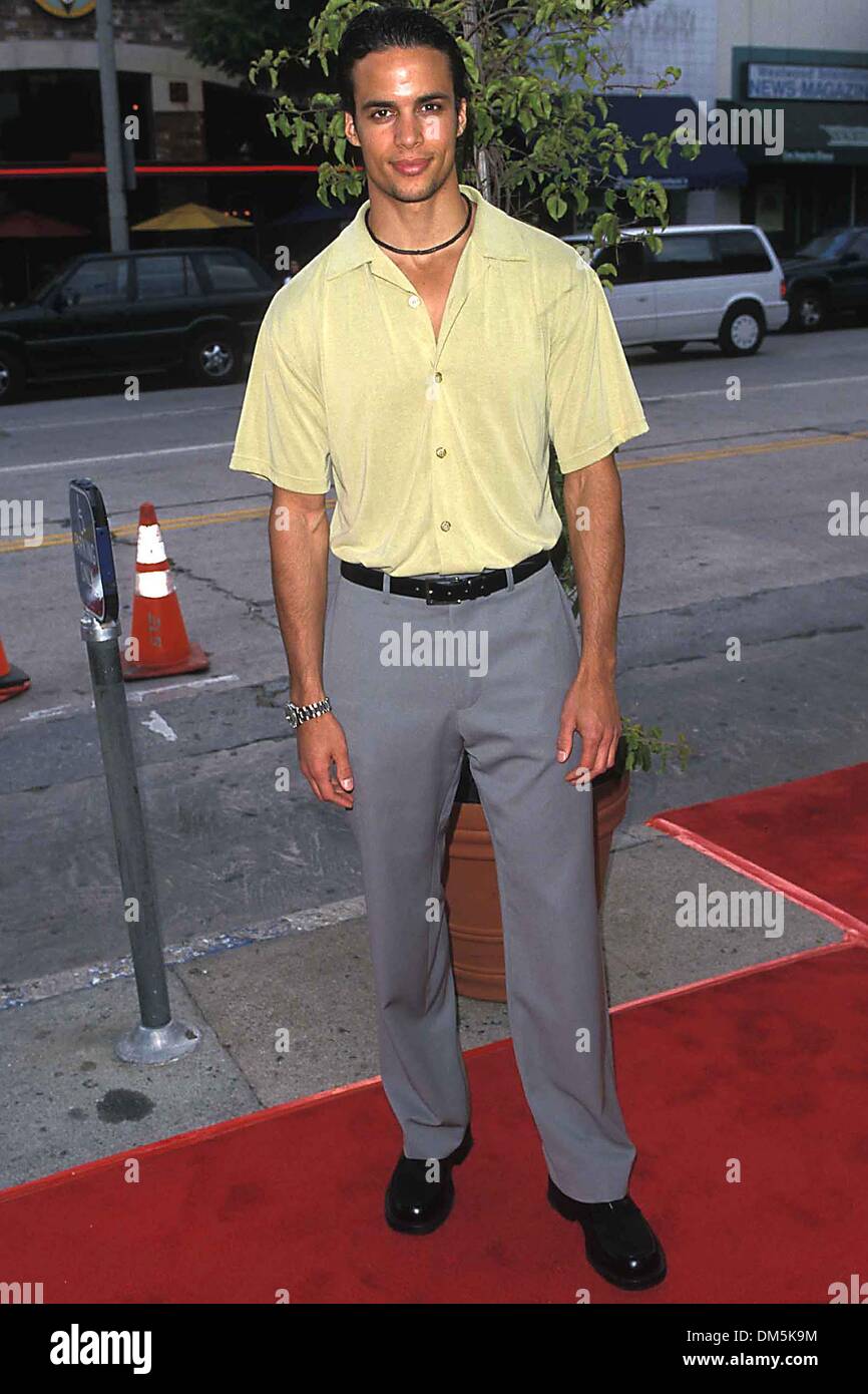 July 2, 2001 - K22244FB.FINAL FANATASY PREMIERE AT MANNS BRUIN THEATRE ...