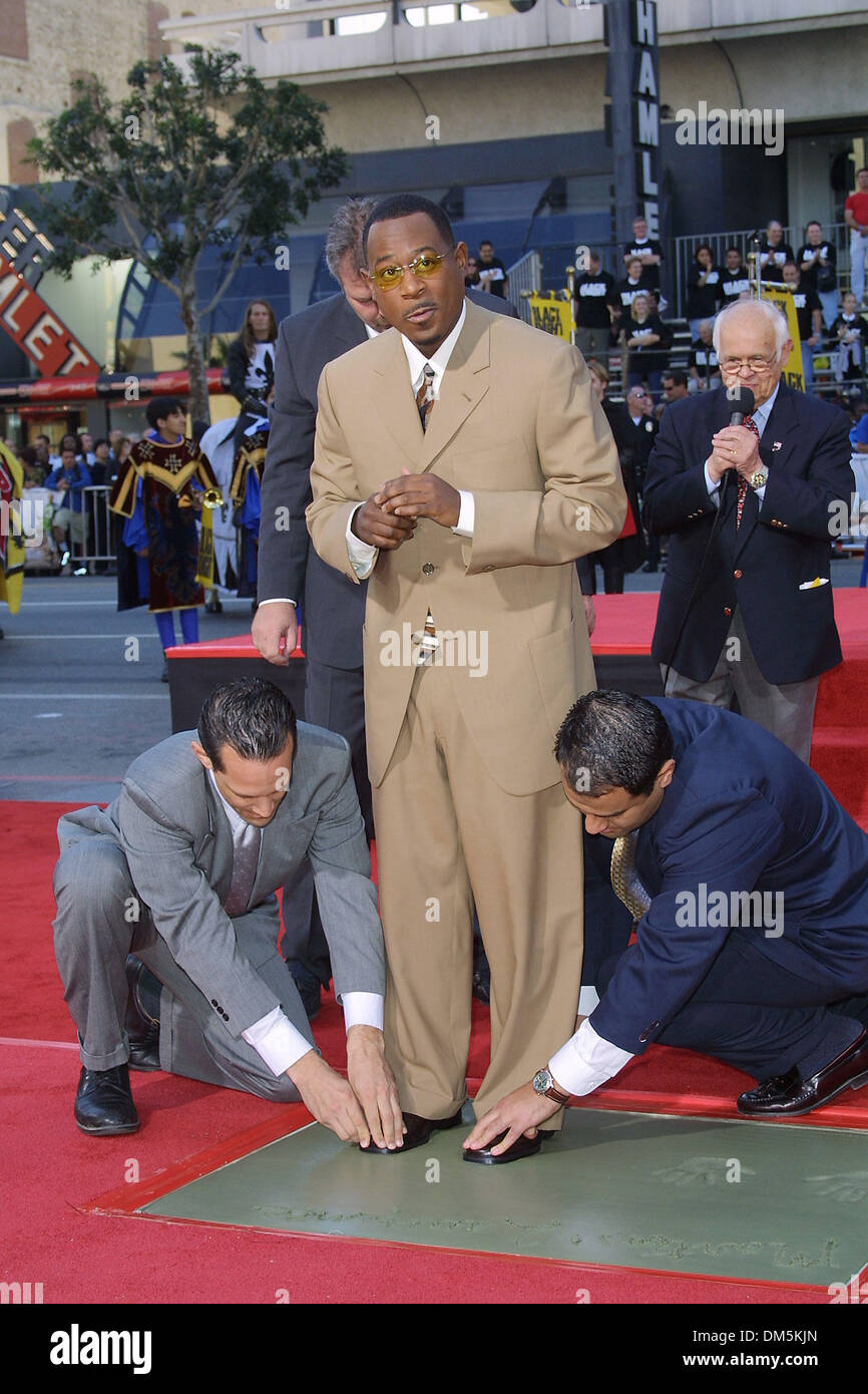Nov. 19, 2001 - MARTIN LAWRENCE HAND AND FOOTPRINT CERREMONY.AT GRAUMAN ...