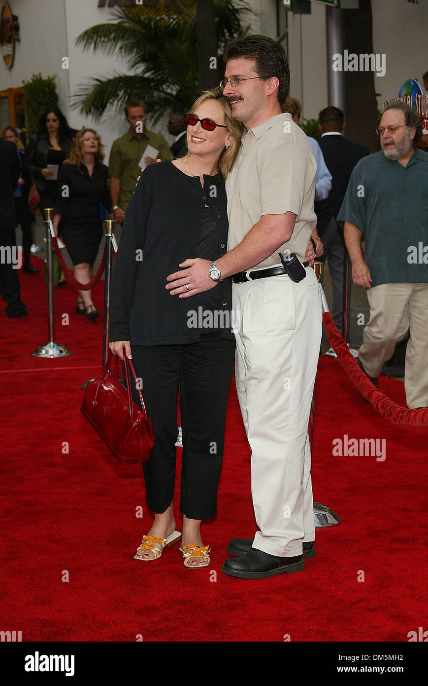 Marlee matlin husband kevin grandalski hi-res stock photography and ...