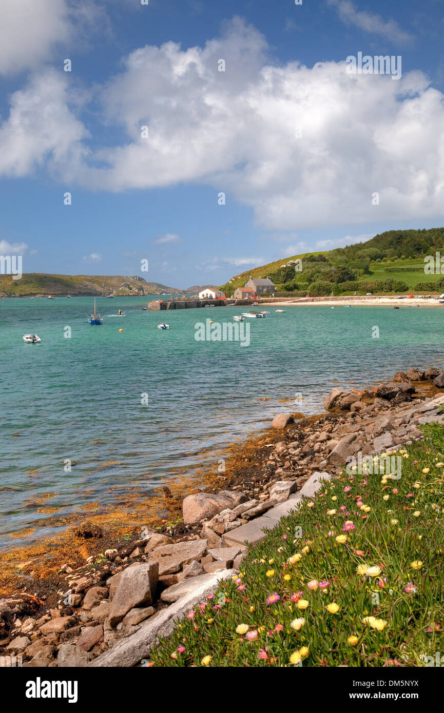 Cottages near cape cornwall hi-res stock photography and images - Alamy