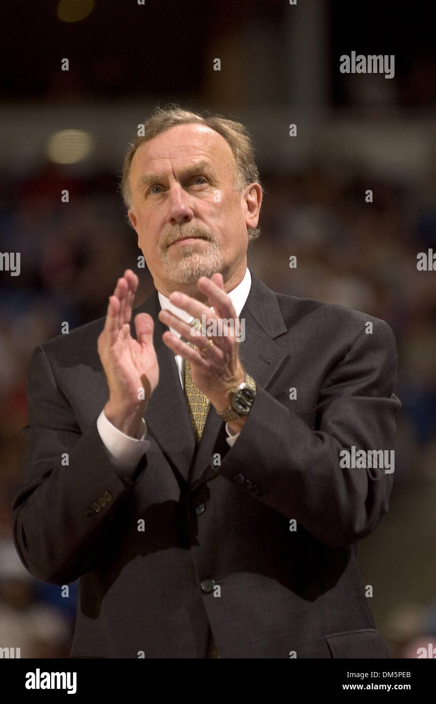 Kings coach hi-res stock photography and images - Alamy