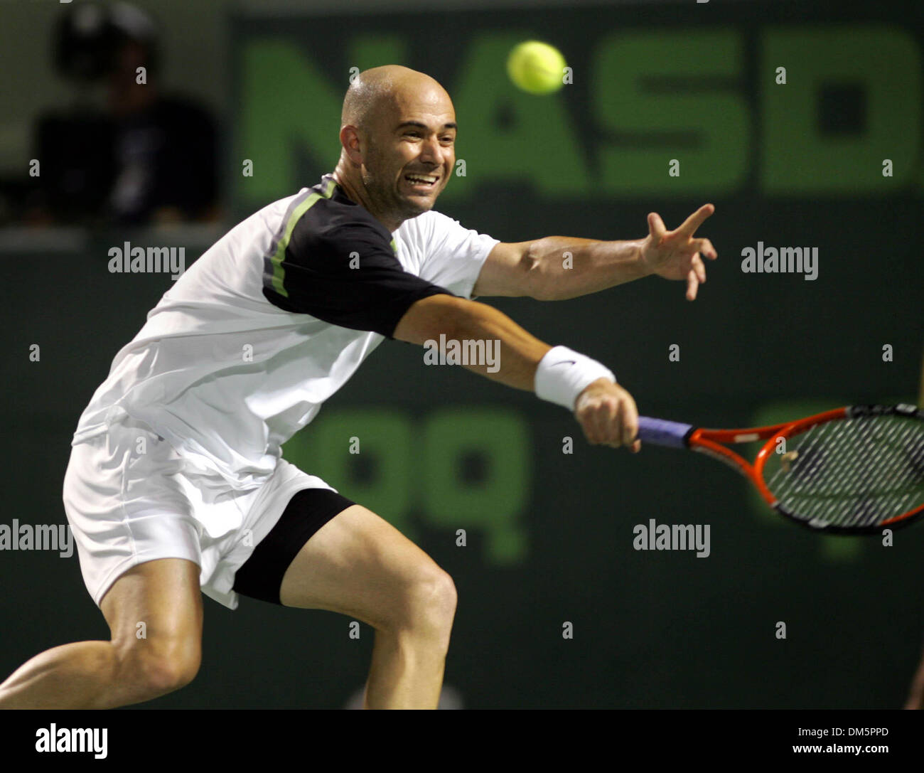 Andre agassi backhand hi-res stock photography and images - Alamy
