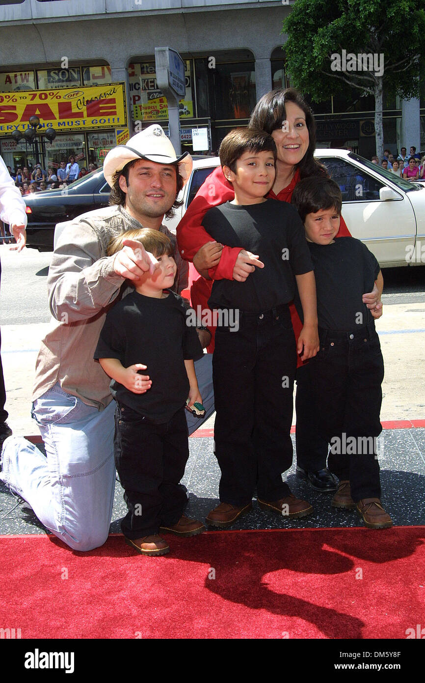 July 28, 2002 - Pasadena, CALIFORNIA - SPY KIDS 2 THE ISLAND OF LOST ...