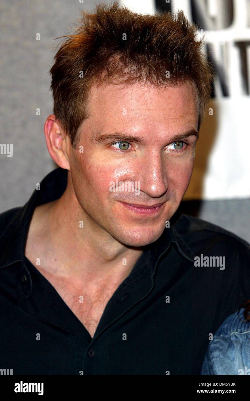 Spider 2002 ralph fiennes hi-res stock photography and images - Alamy
