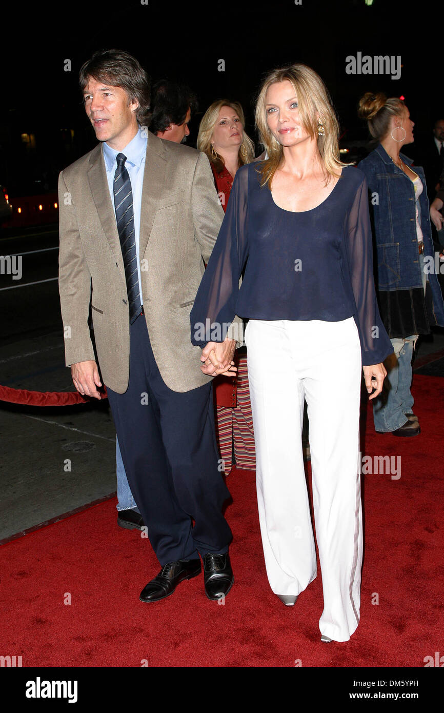 Oct. 8, 2002 - Los Angeles, CALIFORNIA - MICHELLE PFEIFFER AND HUSBAND ...