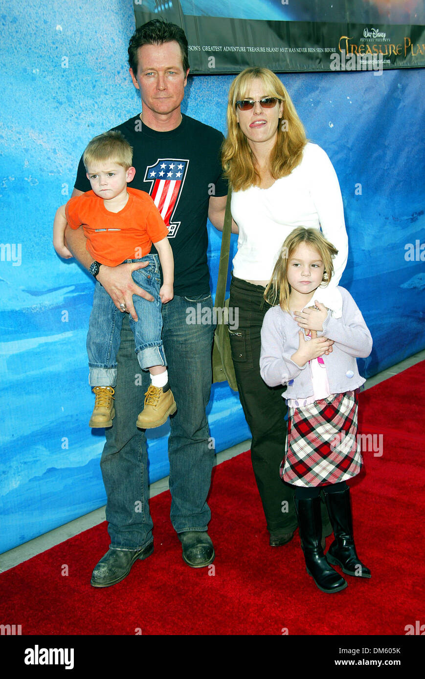 Robert patrick and family hi-res stock photography and images - Alamy