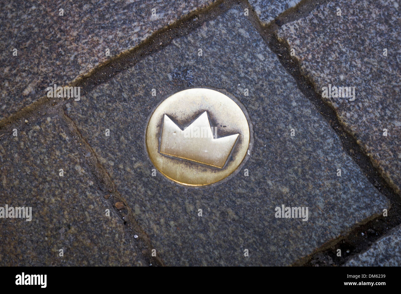 pavement, golden crown, route of coronation procession Stock Photo - Alamy