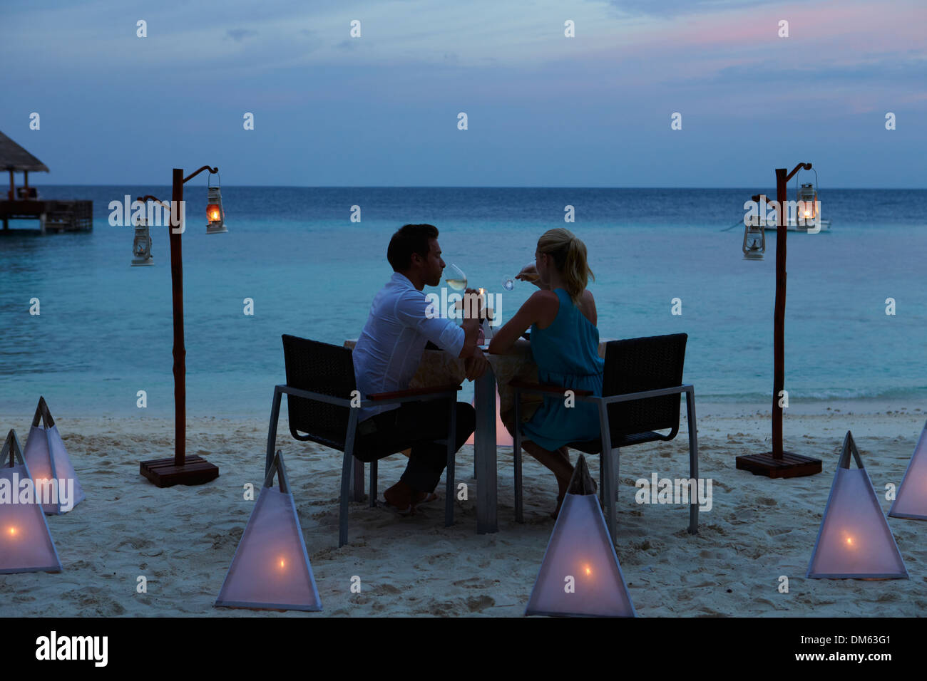 Romantic couple and outdoor evening hi-res stock photography and images ...