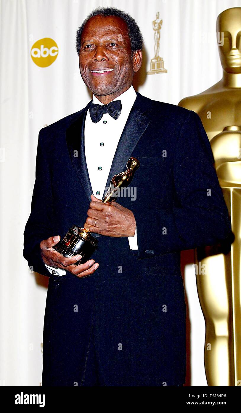 74th academy awards 2002 hi-res stock photography and images - Alamy