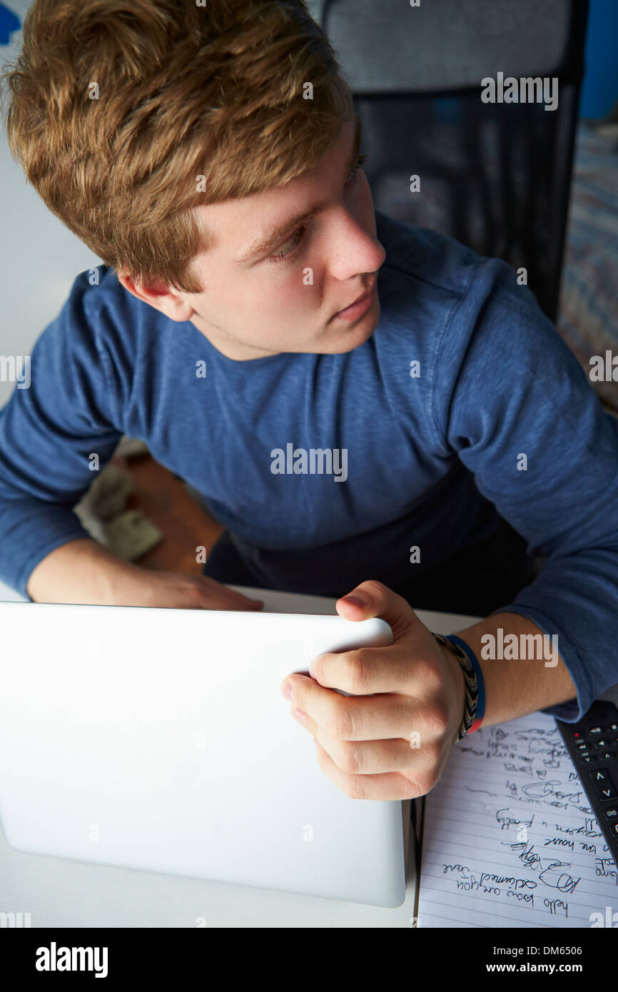 Suspicious person hi-res stock photography and images - Alamy