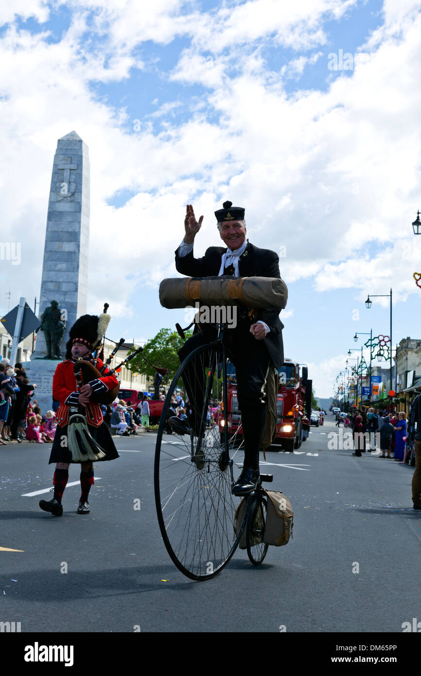 Penny farthing rider hi-res stock photography and images - Alamy