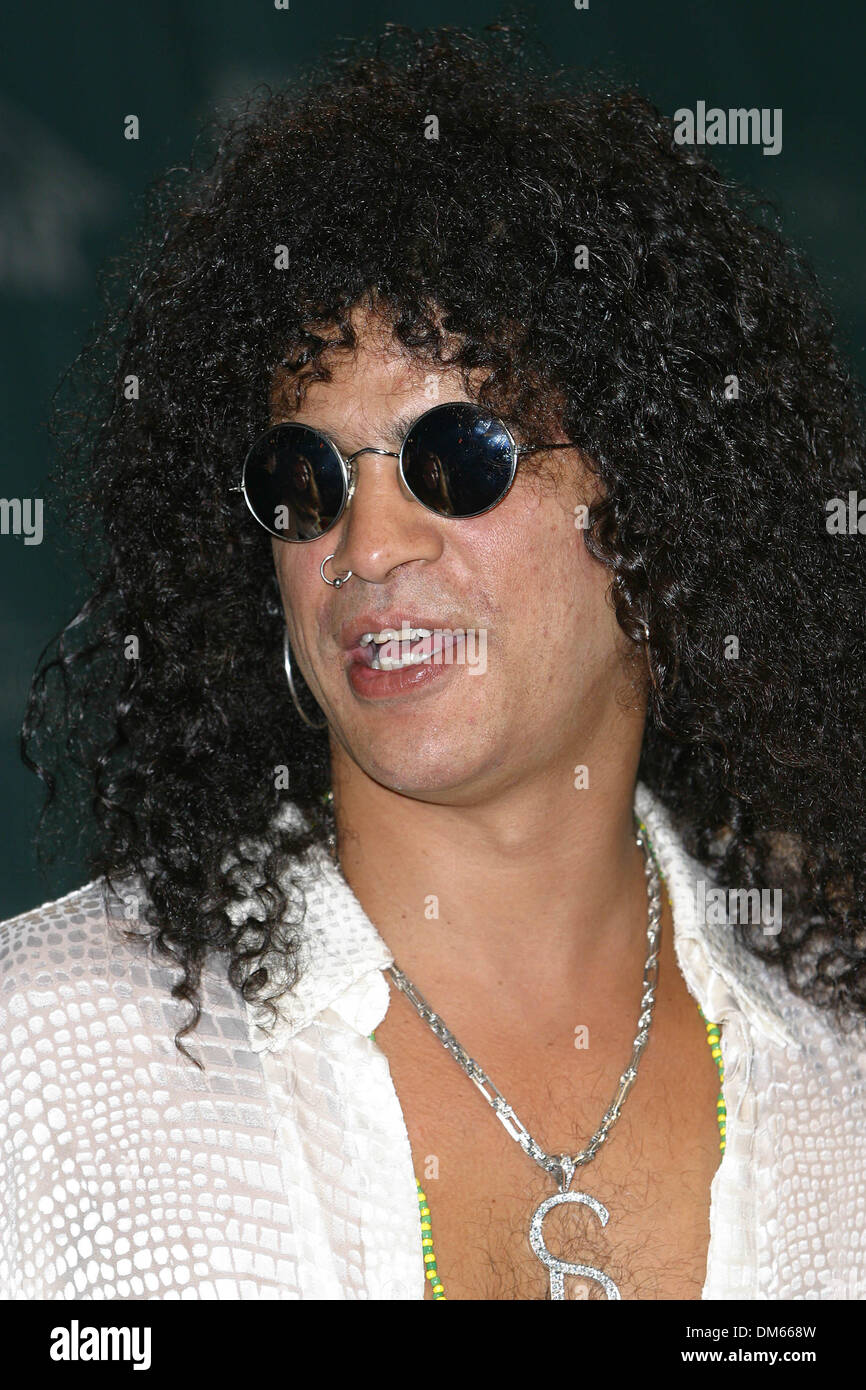 Sept. 23, 2002 - Beverly Hills, CALIFORNIA - SLASH..JAGUAR'S TRIBUTE TO ...