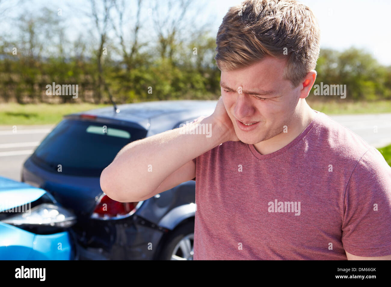 Two Drivers Arguing After Traffic Accident Stock Photo - Alamy