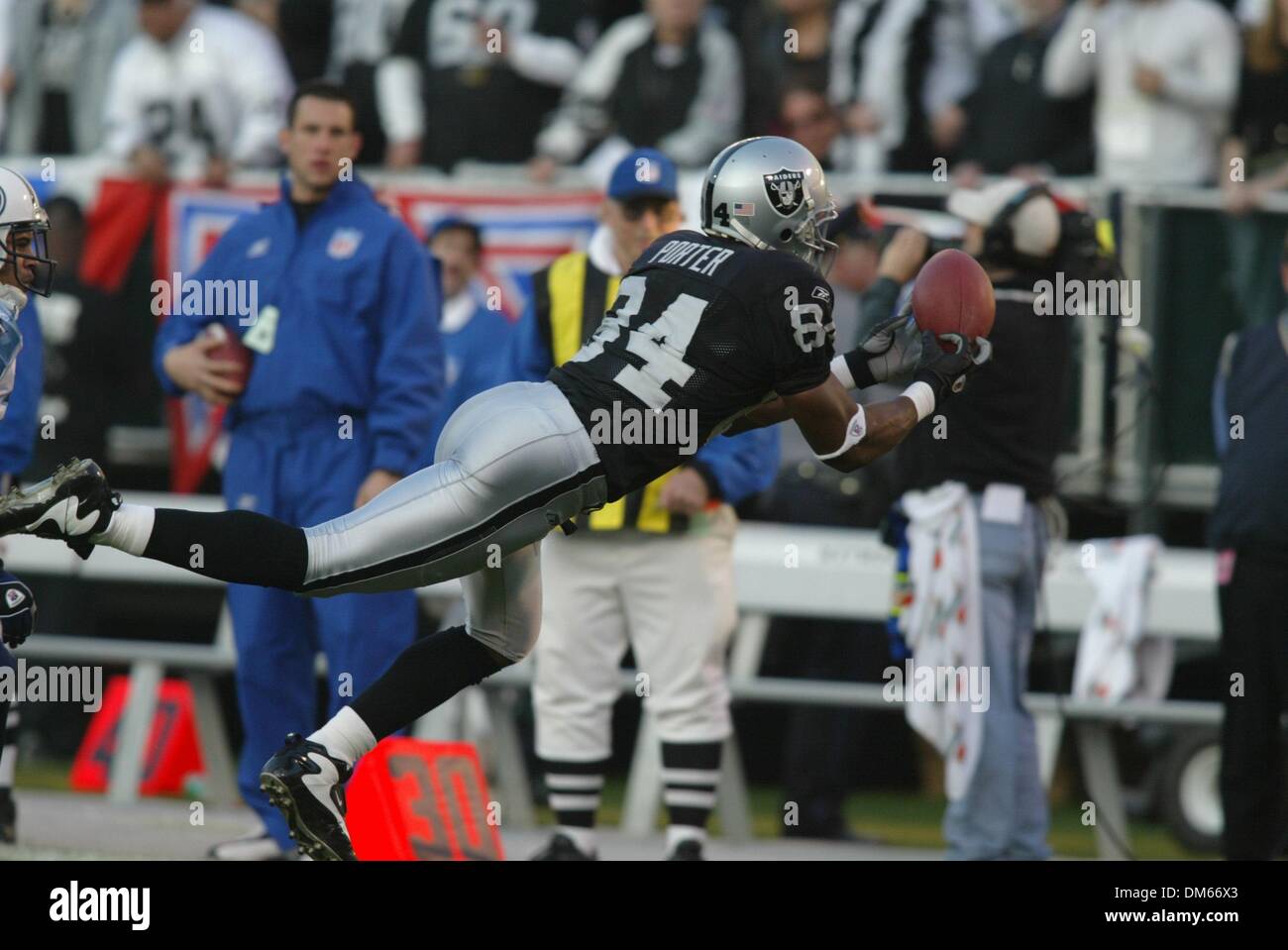1st Qtr TD by Raiders #84 Jerry Porter at the AFC Championship game ...